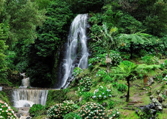 ATLANTIJAS OKEĀNA GLEZNAINĀ AZORU SALAS – FAIALA, PIKU, SAO MIGUEL