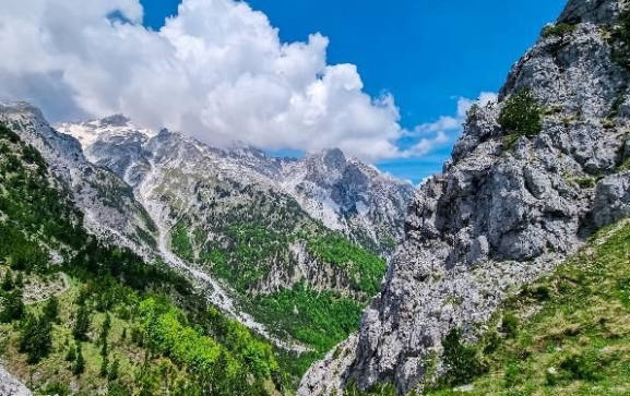 SKAISTĀKAIS VASARAS PIEDZĪVOJUMS ALBĀNIJĀ - KALNI, EZERI, ŪDENSKRITUMI ...